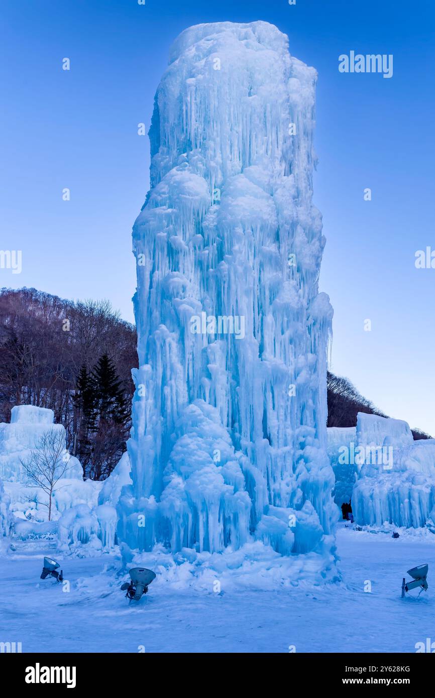 Frozen pillars of ice on a winters day (Lake Shikotsu Stock Photo - Alamy