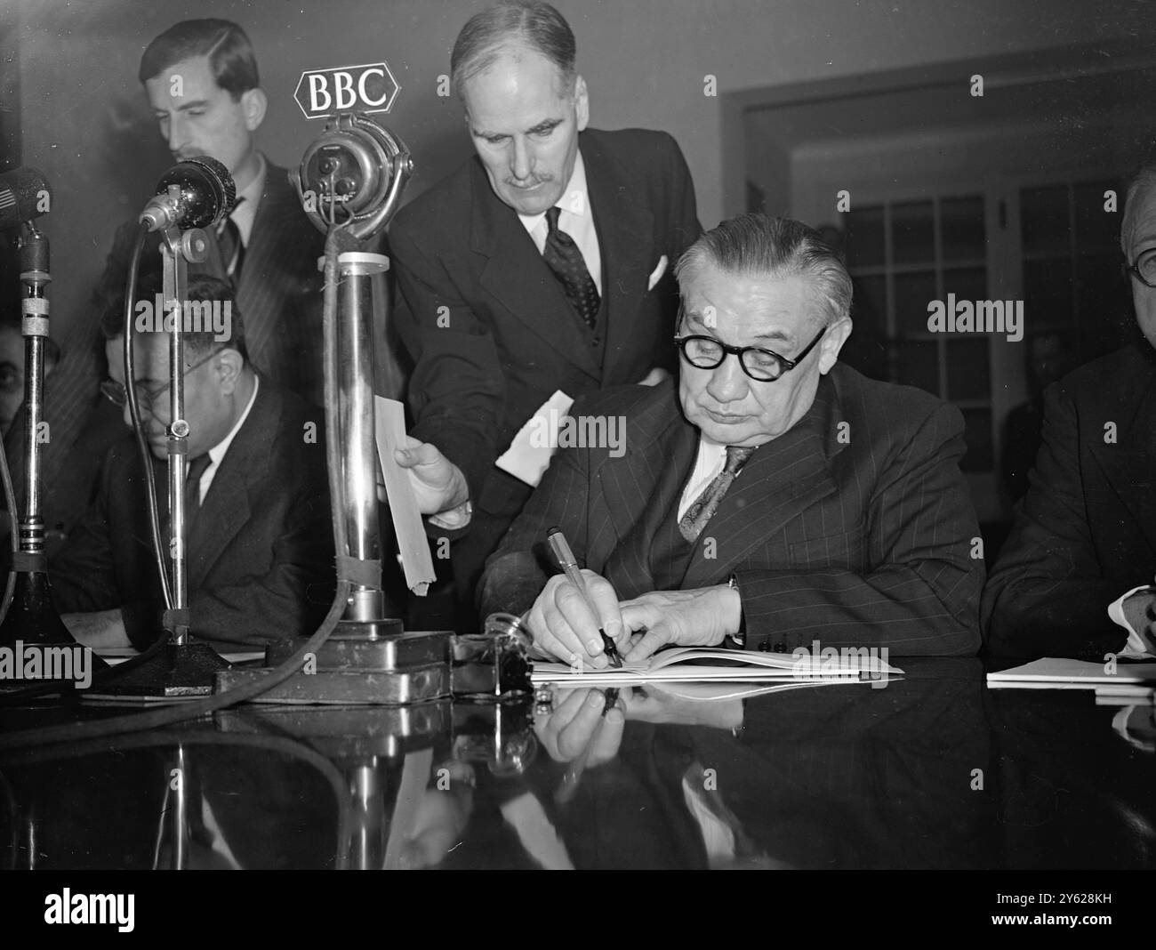 The new Anglo-Iraq Treaty which has been negotiated in London to take ...