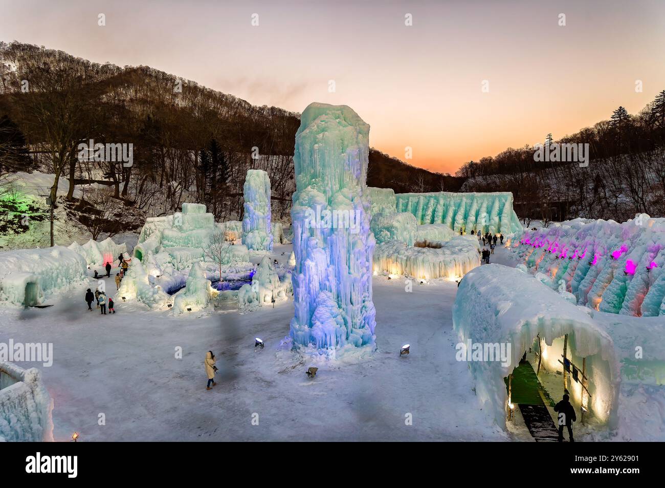 Frozen vertical ice pillars at Lake Shikotsu at sunset Stock Photo - Alamy