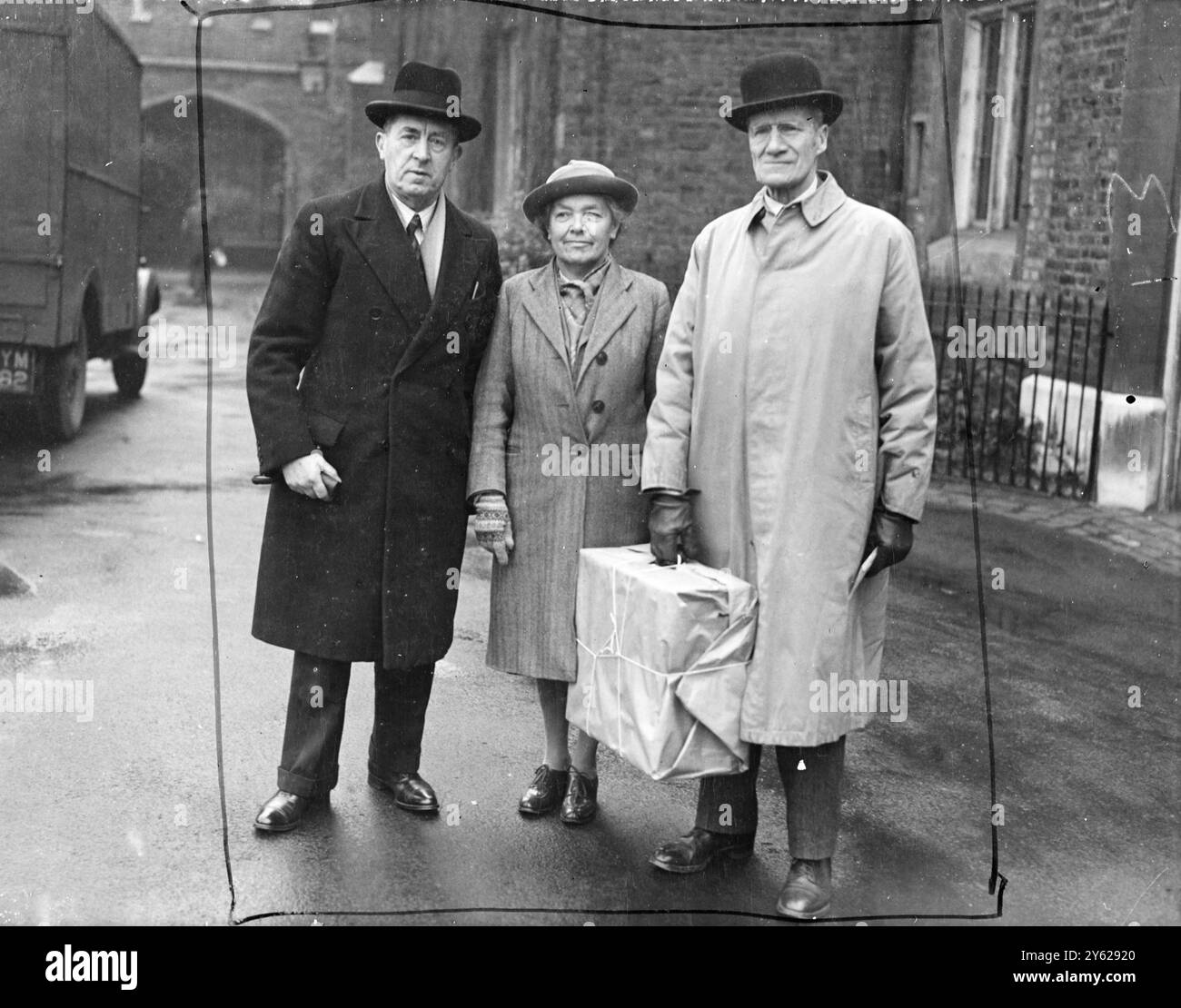 Elizabeth whitmore Black and White Stock Photos & Images - Alamy
