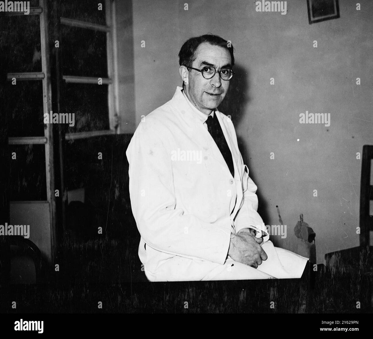 Prof of medicine Black and White Stock Photos & Images - Alamy