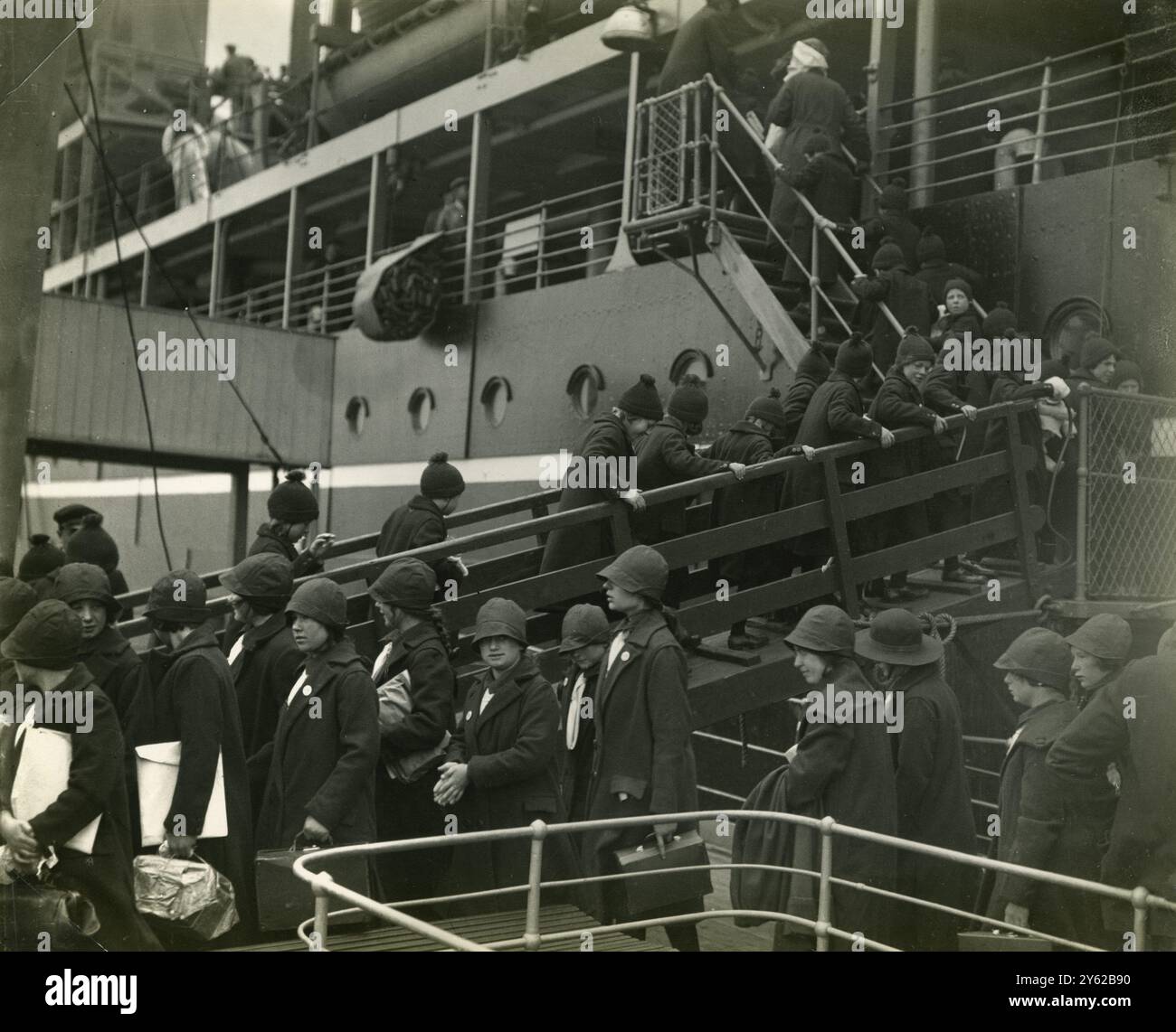 1920s london dock hi-res stock photography and images - Alamy