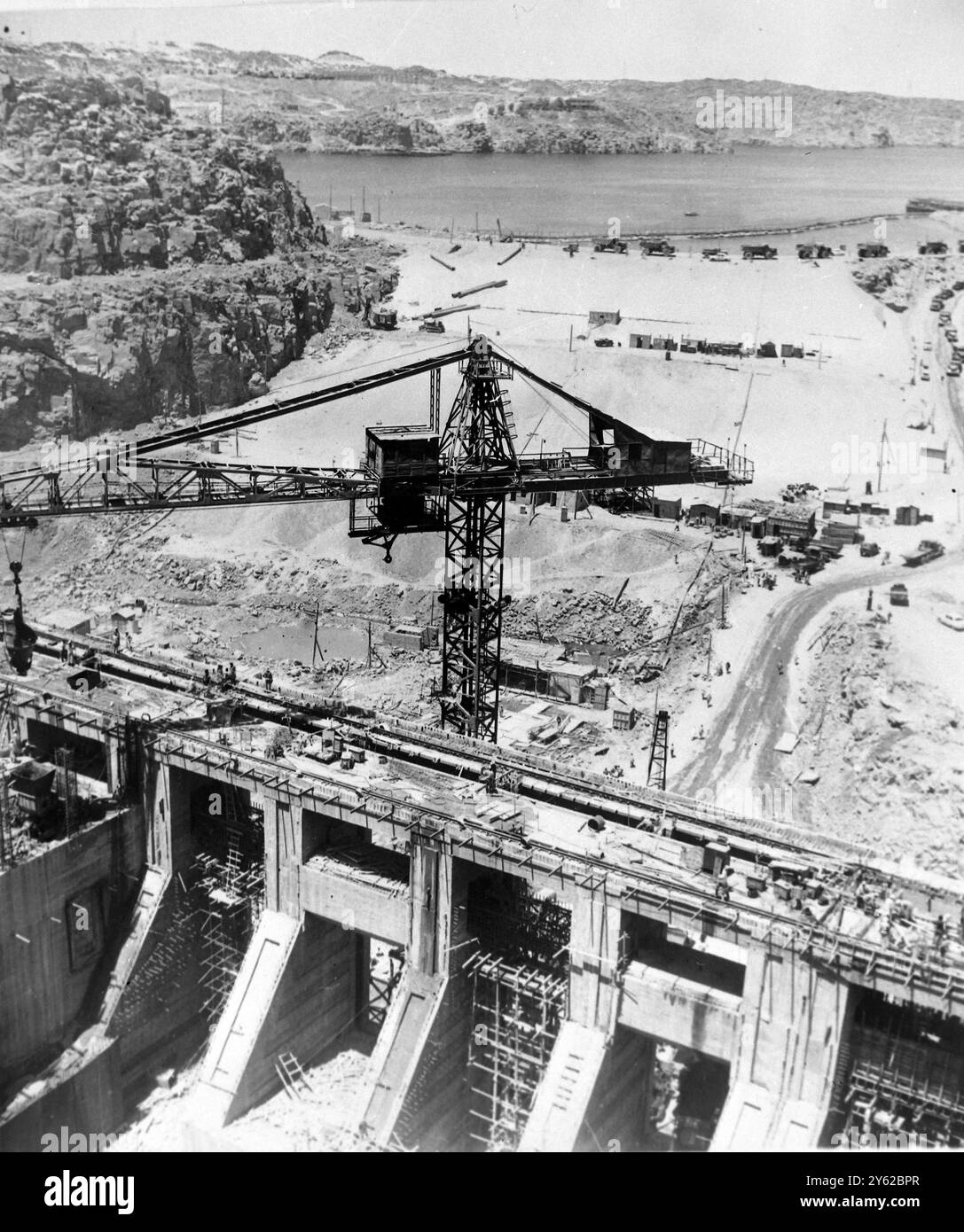 ASWAN DAM IN EGYPT ; 25 APRIL 1964 Stock Photo - Alamy