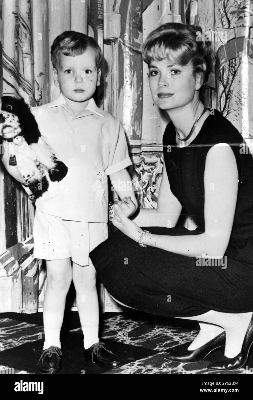 PRINCESS GRACE OF MONACO WITH HER SON PRINCE ALBERT IN NEW YORK 30 ...