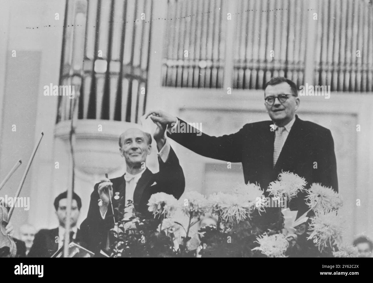 MRAVINSKY E A WITH DMITRI SHOSTAKOVICH IN LENINGRAD / 7 OCTOBER 1961 ...