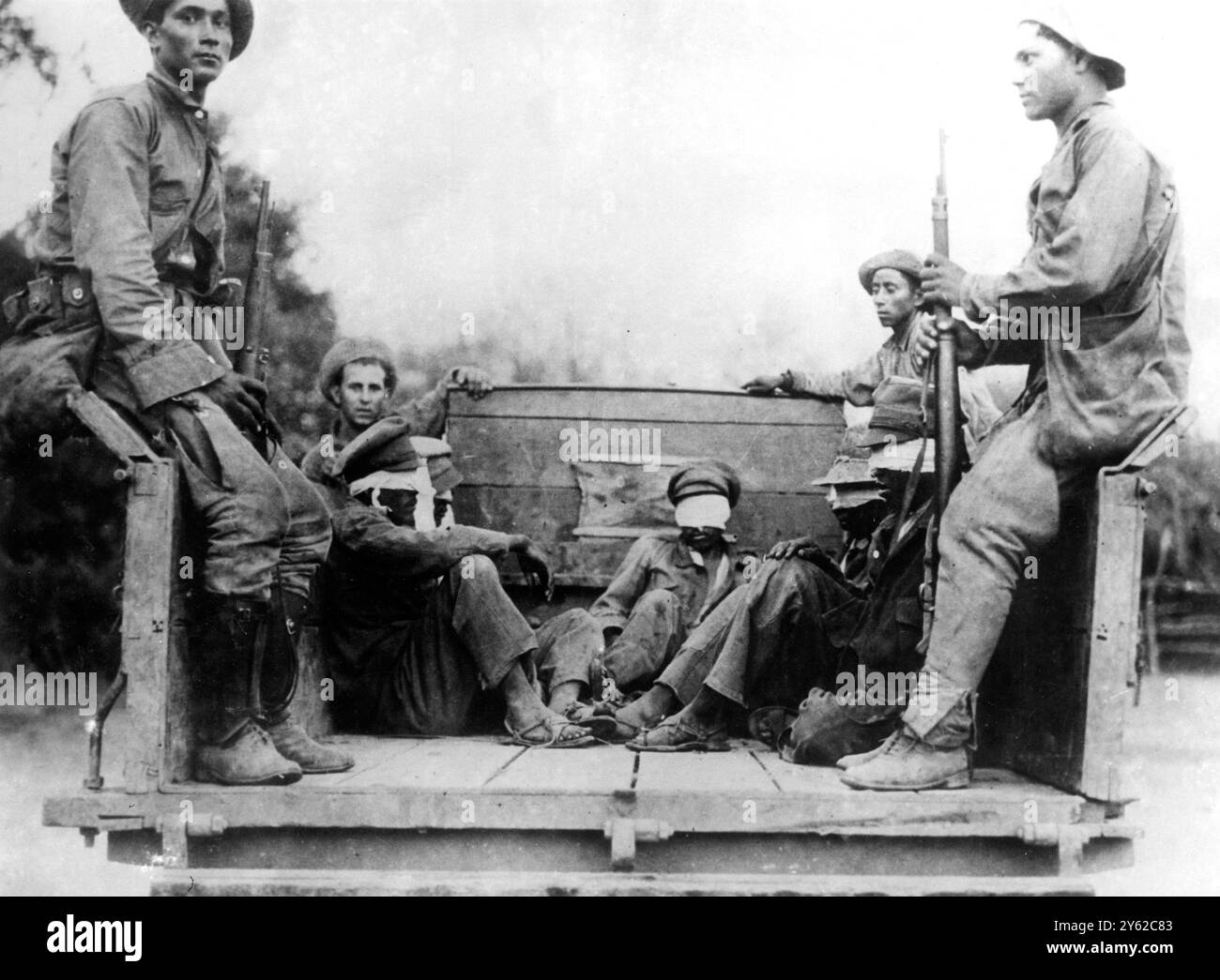 Chaco War: Paraguayan troops with their Bolivian prisoners. January ...