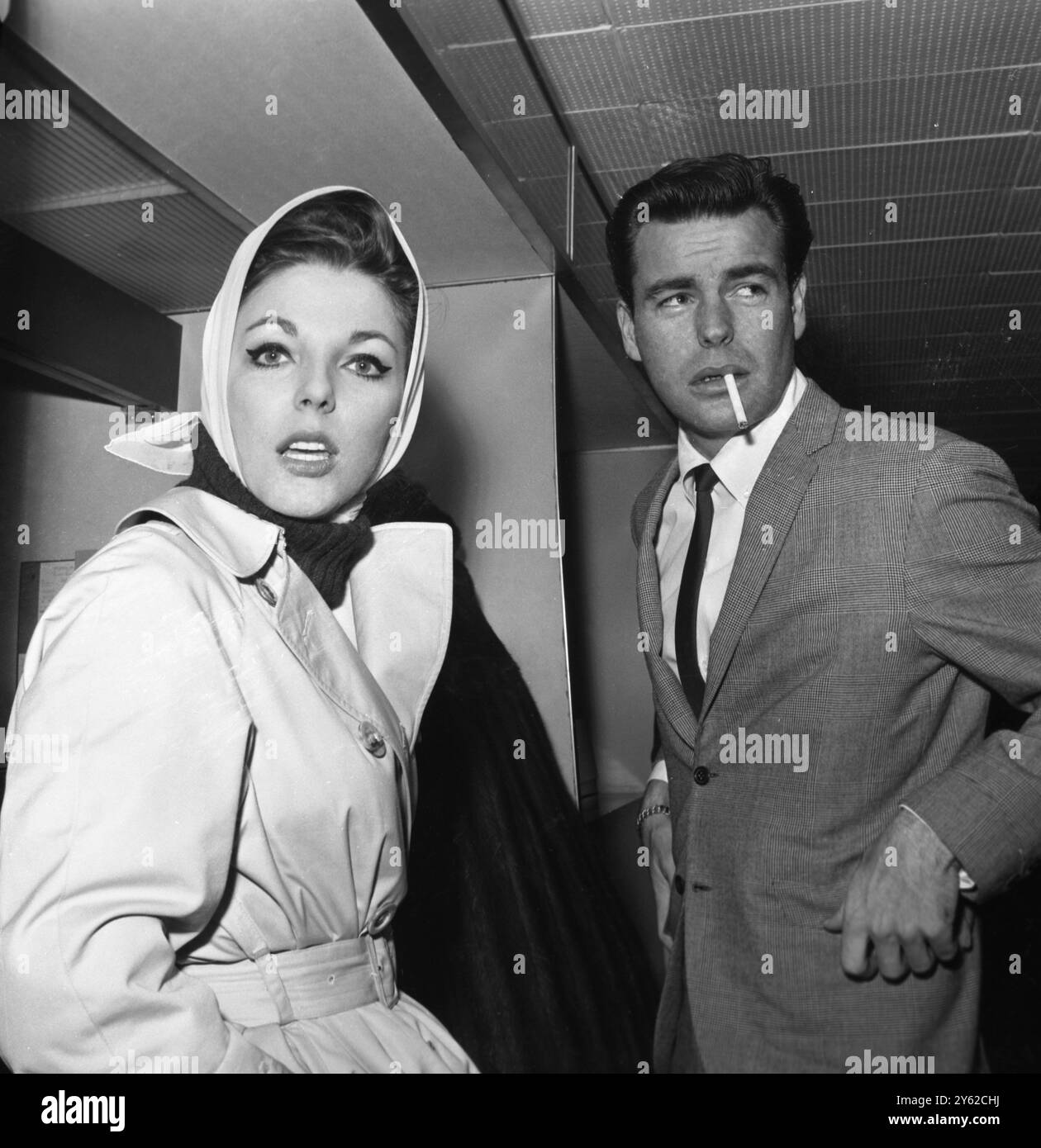 Joan Collins with Robert Wagner 4th December 1961 Stock Photo - Alamy