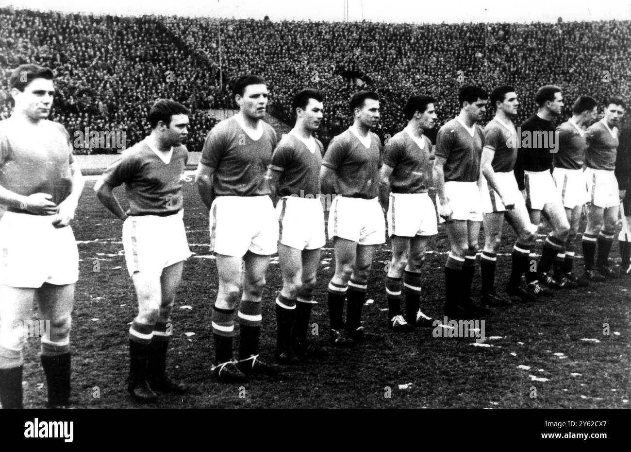 The last picture of Manchester United as a team before the Munich air ...