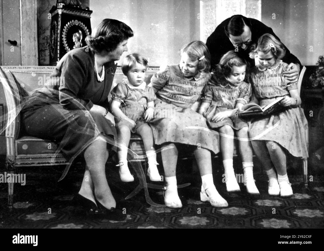 Soestdijk, Holland: Dutch Royal Family, Queen Juliana and Prince ...