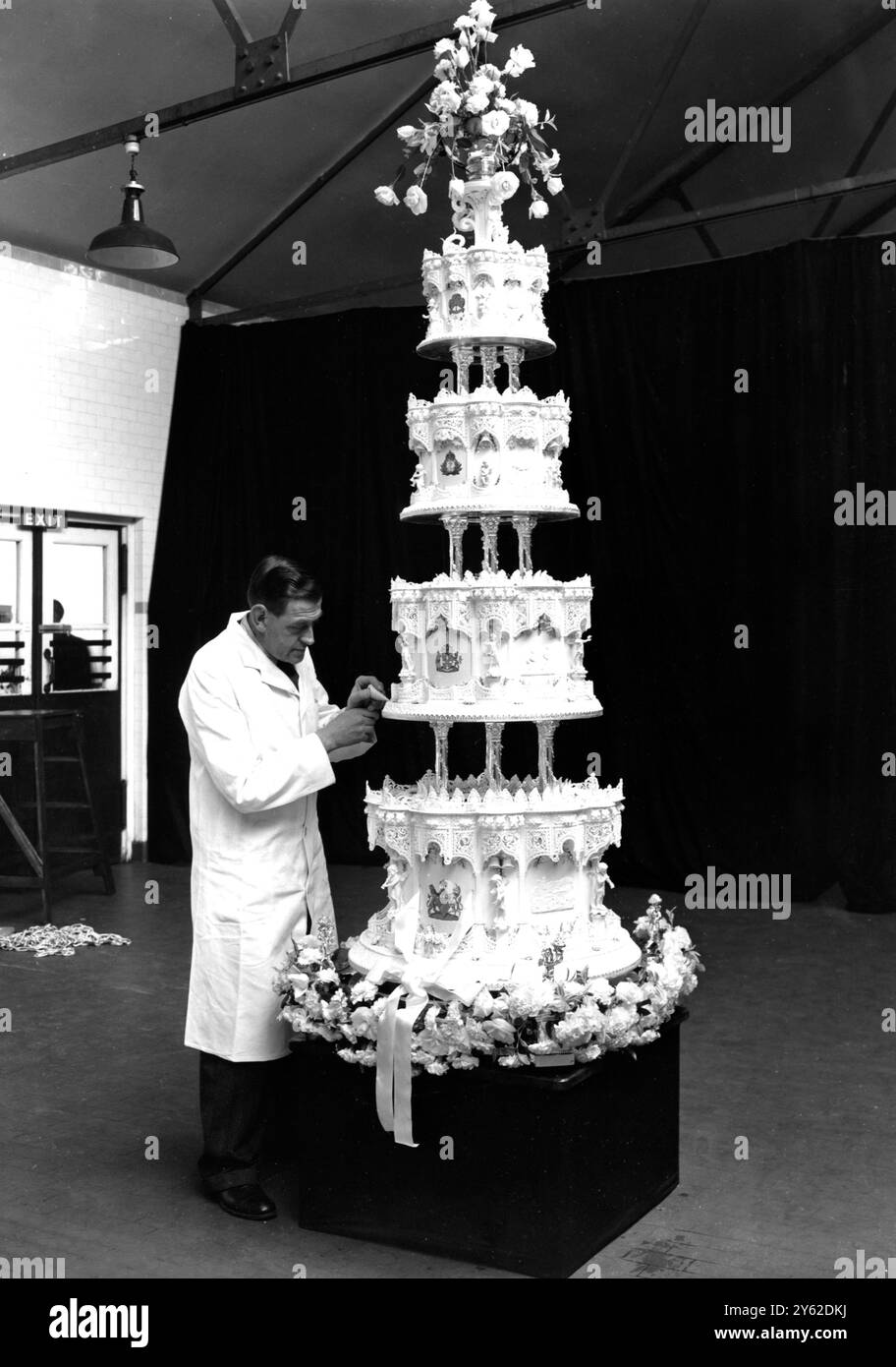 The Royal wedding Cake The actual wedding cake that will be cut by HRH ...