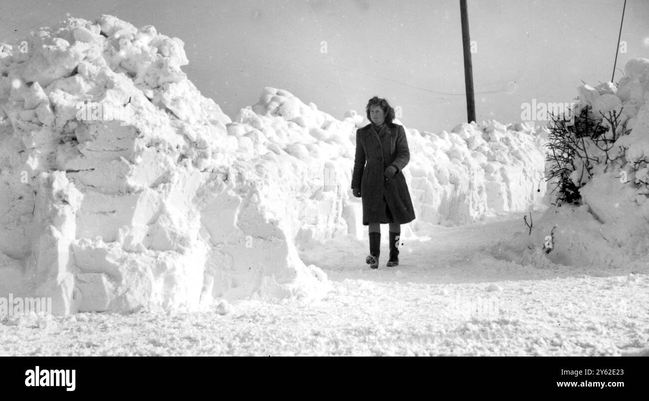 Winter Snow in Kent 1947 Stock Photo - Alamy
