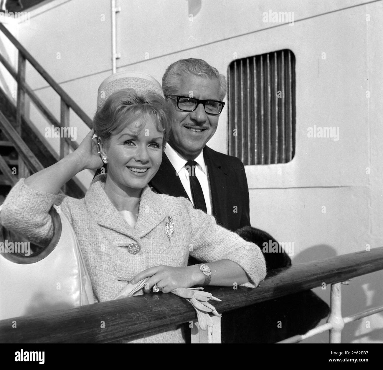 HARRY KARL WITH WIFE DEBBIE REYNOLDS IN SOUTHAMPTON / ; 12 OCTOBER 1964 ...