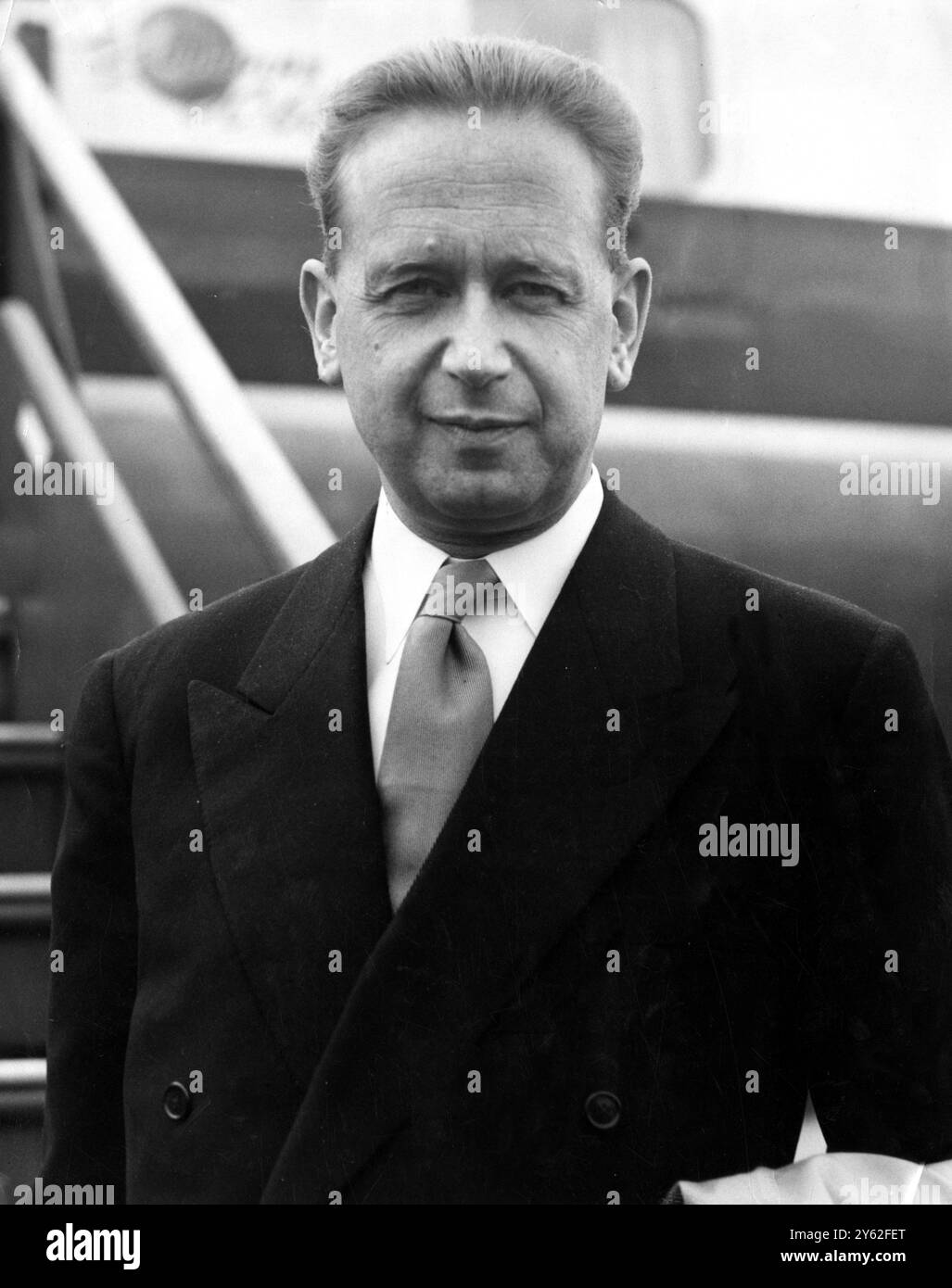 Dag Hammarskjold , Secretary-General of the United nations on his way ...