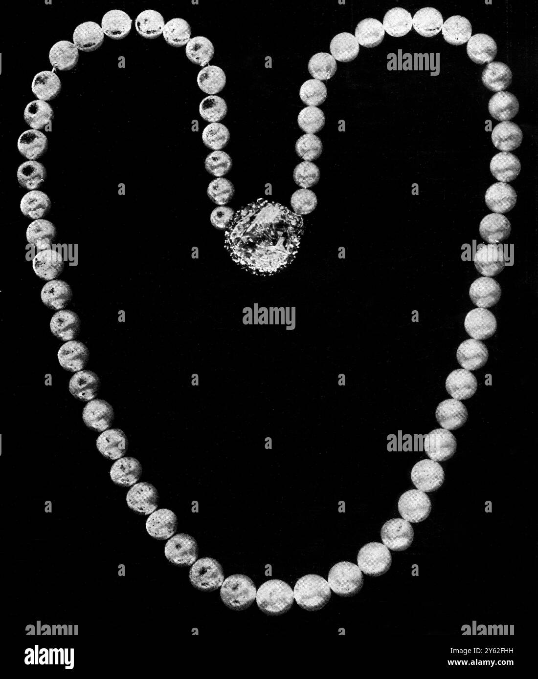 Pearl snap hi-res stock photography and images - Alamy