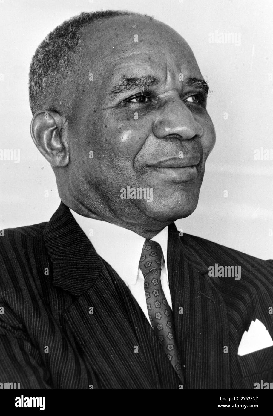 HASTINGS KAMUZU BANDA - PRIME MINISTER PORTRAIT OF POLITICIAN, MEMBER ...