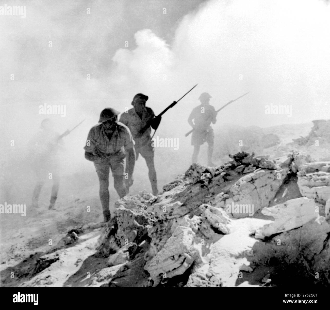 British troops in action during the battle of El Alamein. WWII - 1942 ...