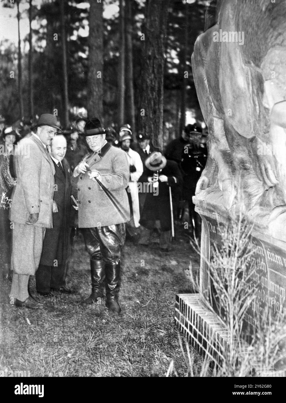 An attempt to shoot General Hermann Goering by an 11 year old girl is ...