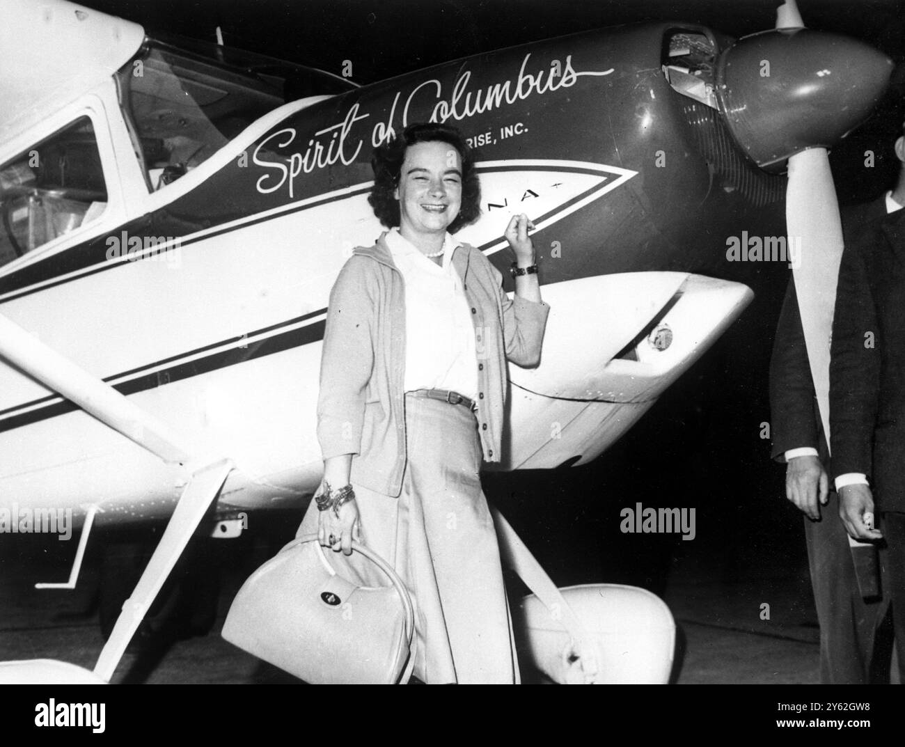 Mrs Jerrie Mock , the United States housewife who is attempting a round ...