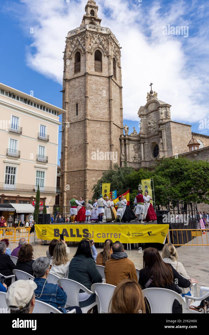 Traditional dancers in Valencia, Spain perform in Plaza de la Reina ...