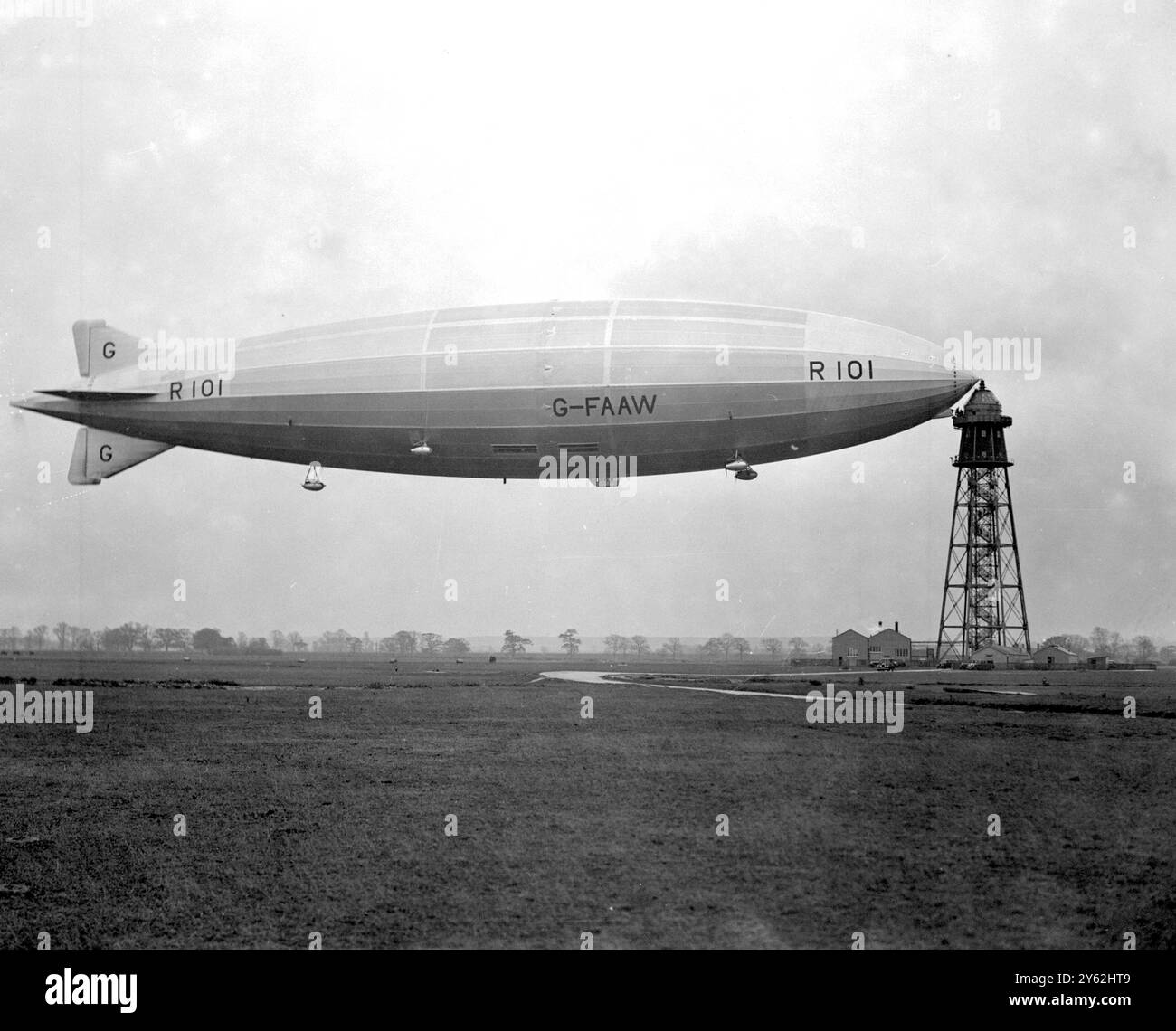 Cardington mooring mast hi-res stock photography and images - Alamy