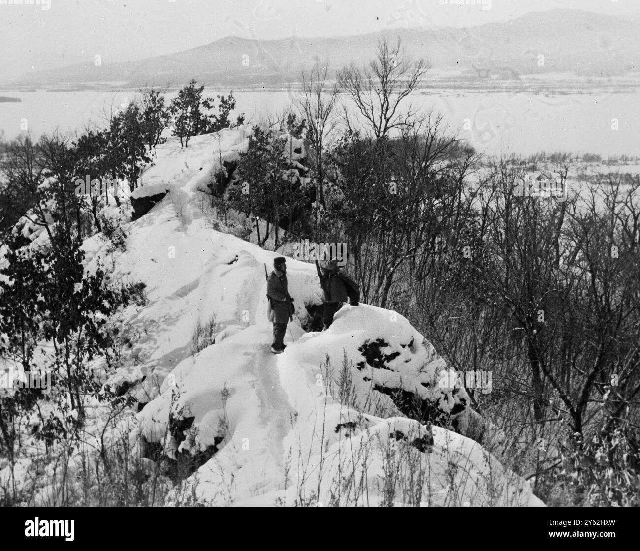 Damansky Island , Russian-China border Frontier guards of the Nizhne ...