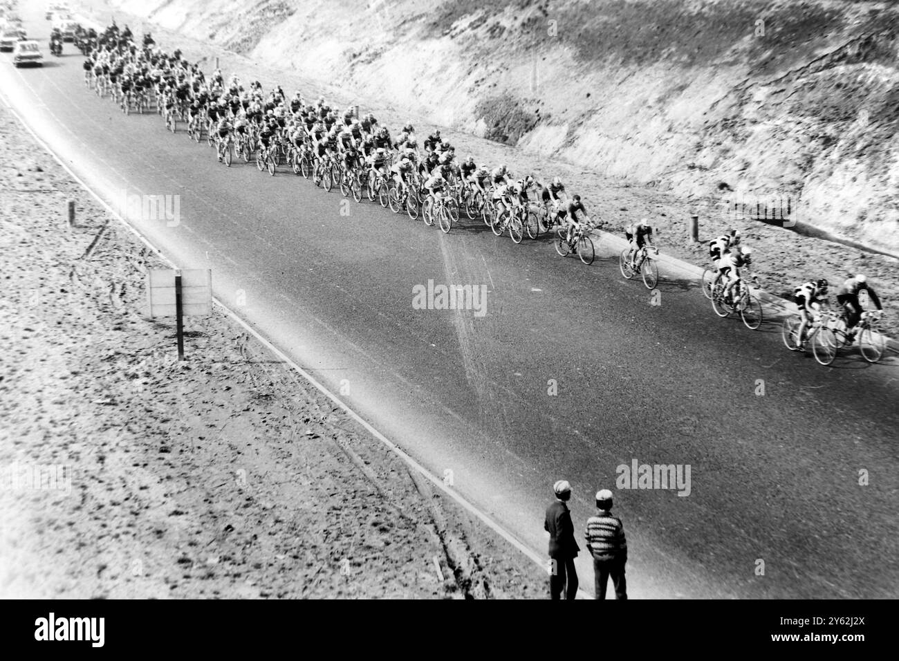 PARIS ROUBAIX CYCLE RACE IN FRANCE / ; 8 APRIL 1963 Stock Photo - Alamy
