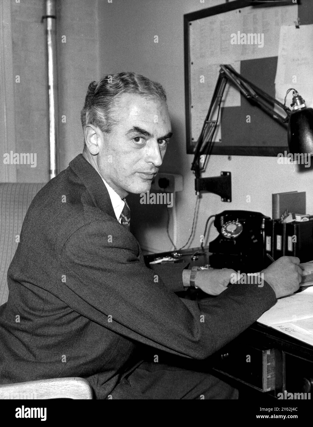 Professor Peter Brian Medawar of Zoology and Comparative Anatomy at ...