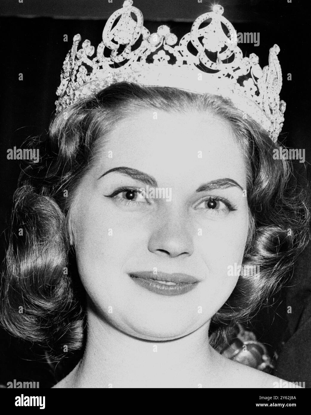 Crowned Miss World 1958 is Miss South Africa , Penelope Coelen13 ...