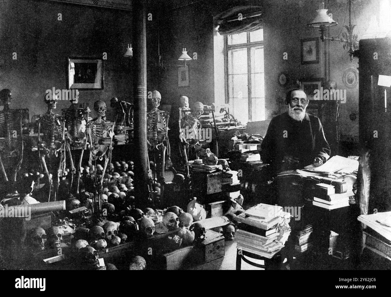 The death of Professor Virchow: The famous scientist in his laboratory ...