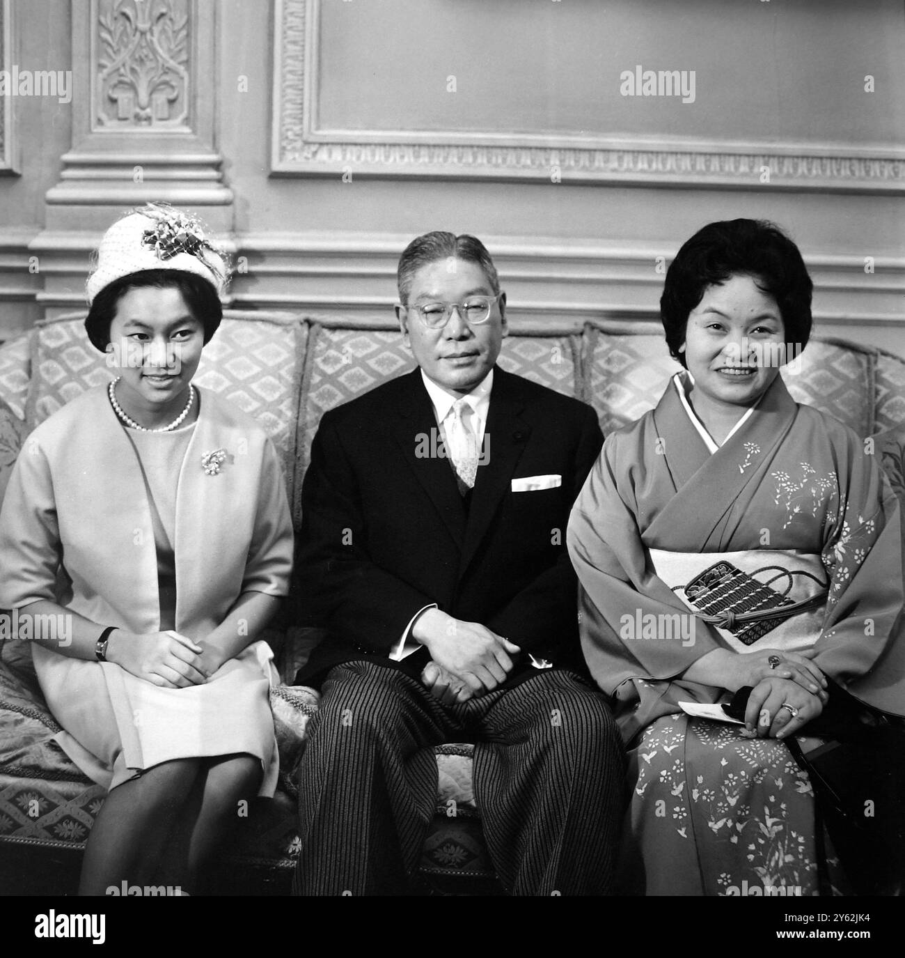 12 NOVEMBER 1962 JAPANESE PRIME MINISTER, HAYATO IKEDA WITH HIS WIFE ...