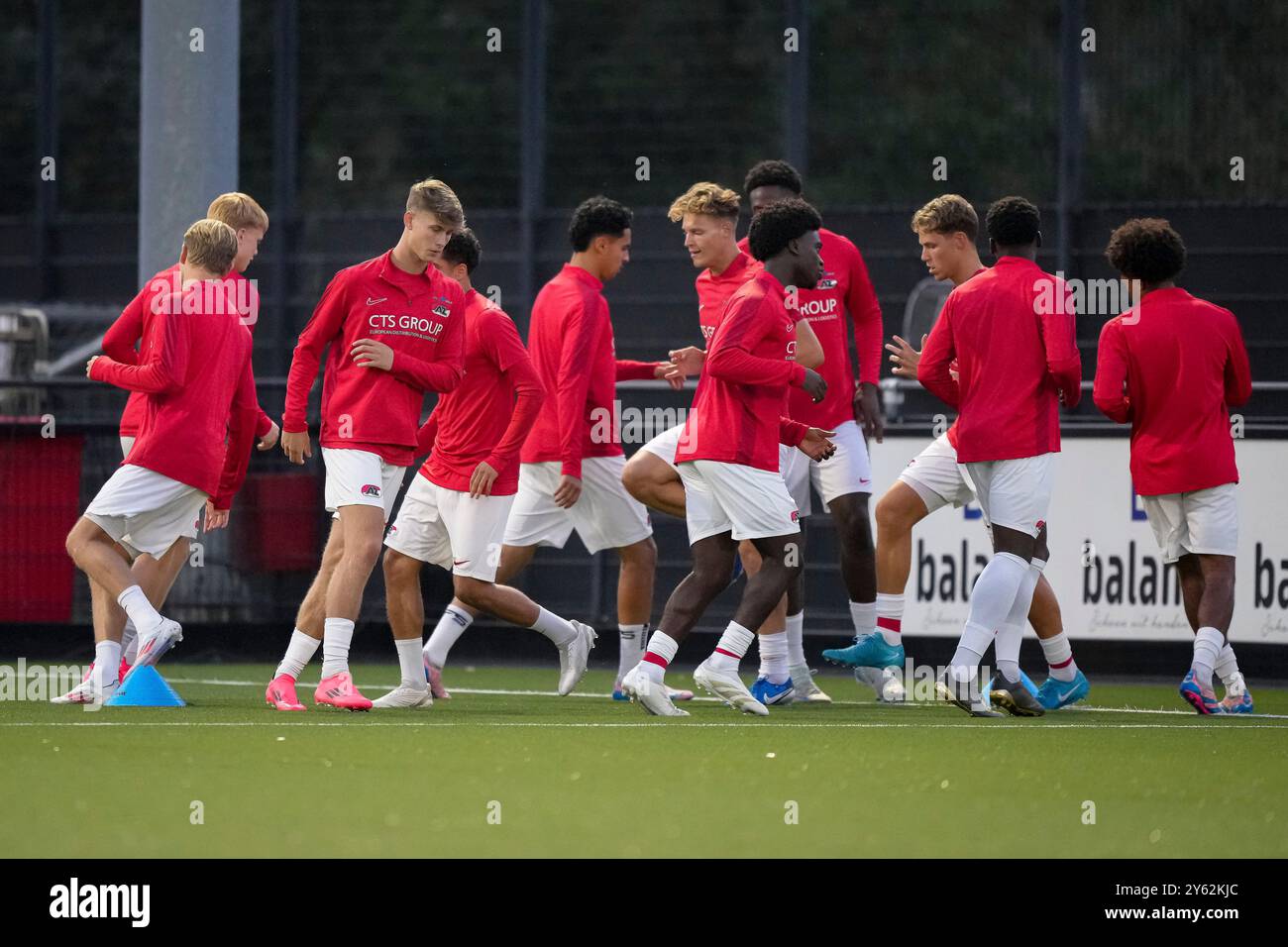 WIJDEWORMER, NETHERLANDS - SEPTEMBER 23: player of AZ warms up, Elijah ...