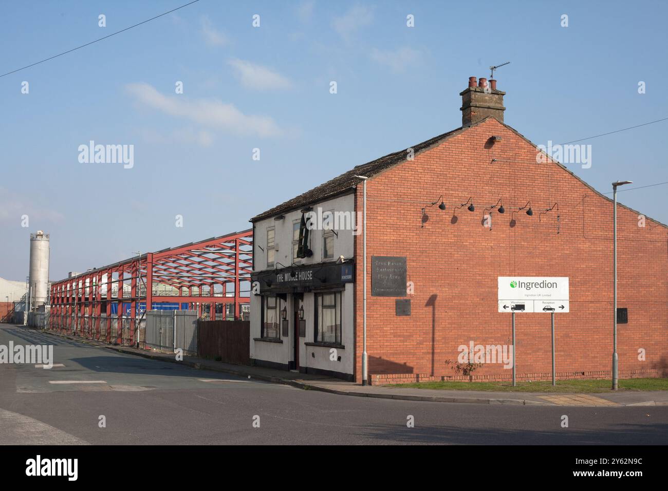 Empty pub at Goole Yorkshire UK Premier inland port Stock Photo - Alamy