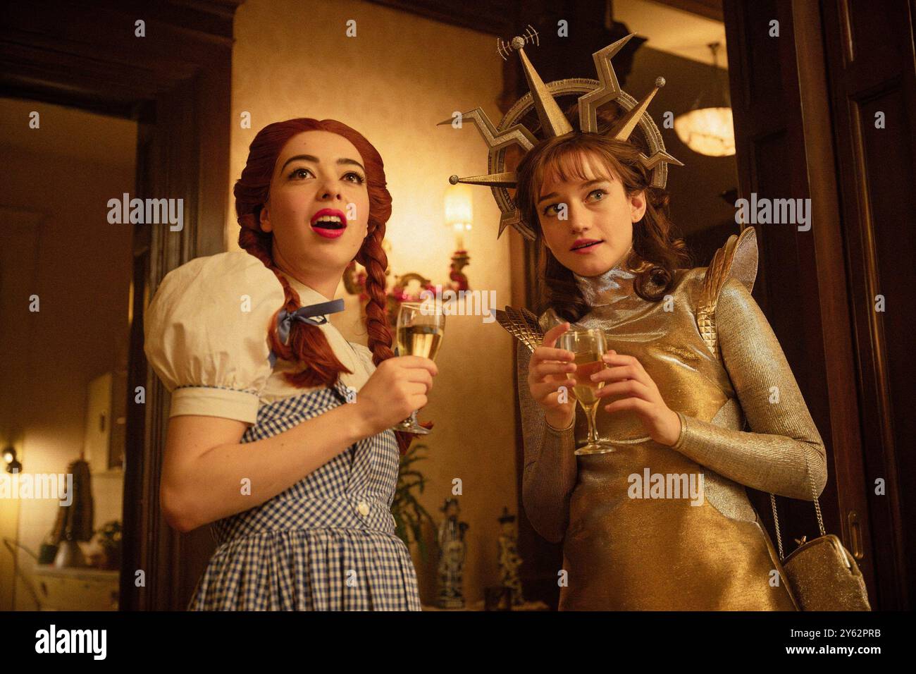 APARTMENT 7A, from left: Marli Siu, Julia Garner, 2024. ph: Gareth ...