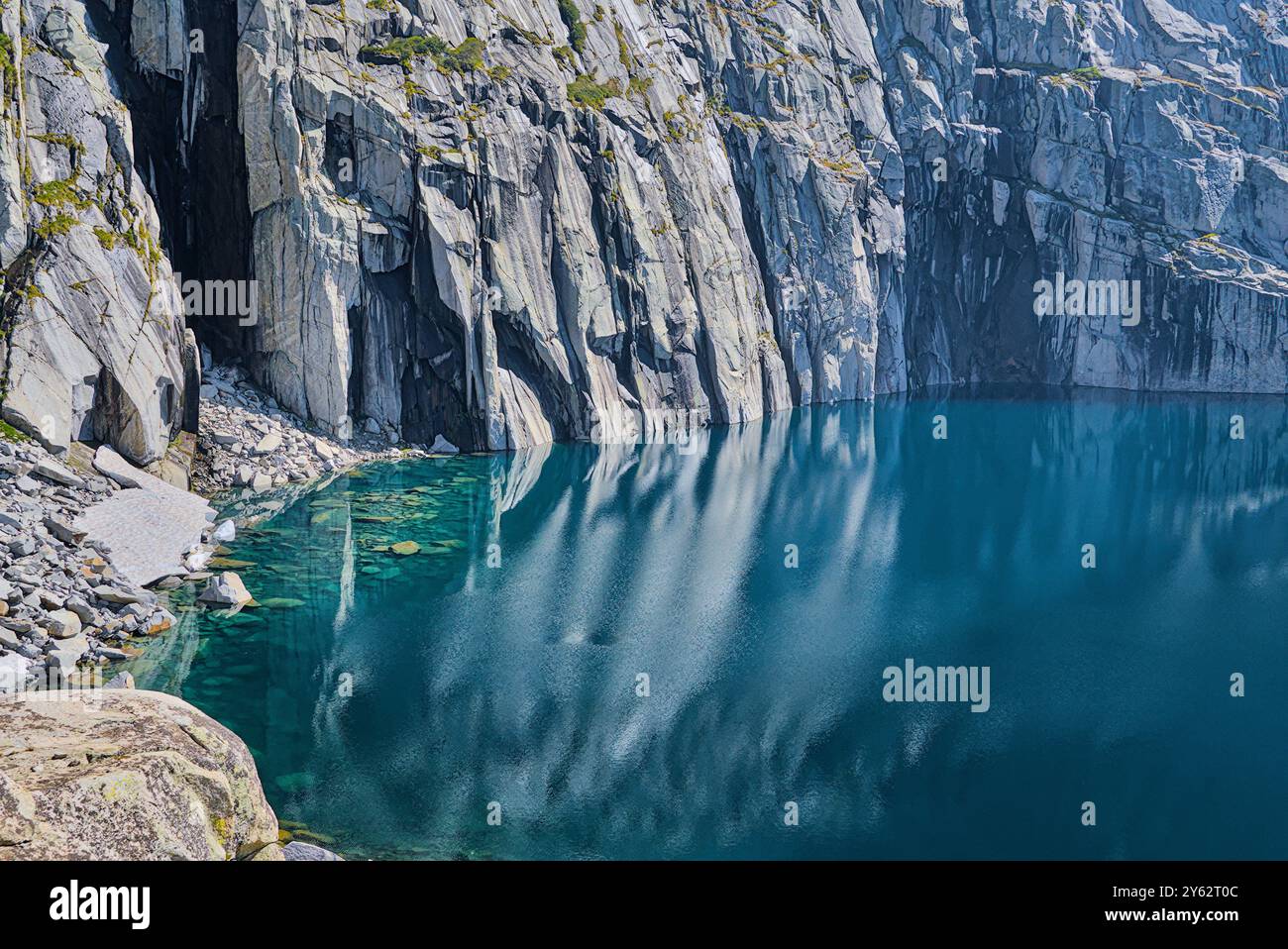 Precipice Lake in Sequoia National Park Stock Photo - Alamy