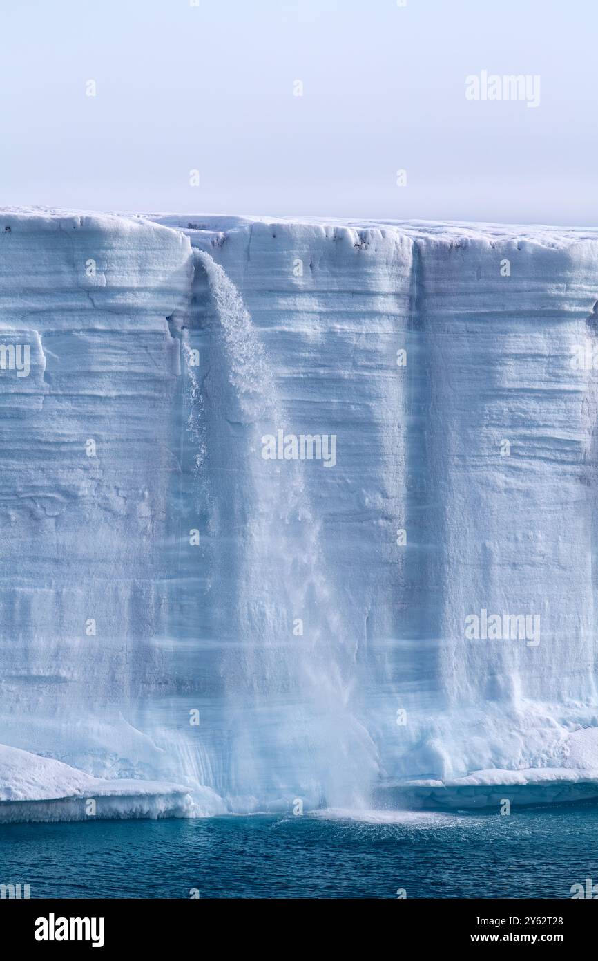 Views of Austfonna, an ice cap located on Nordaustlandet in the ...