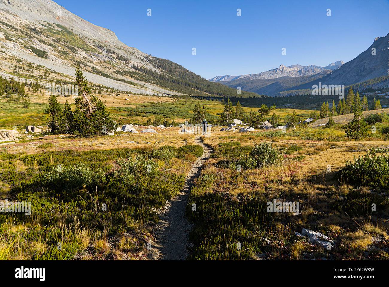 Trail through big rocks hi-res stock photography and images - Alamy