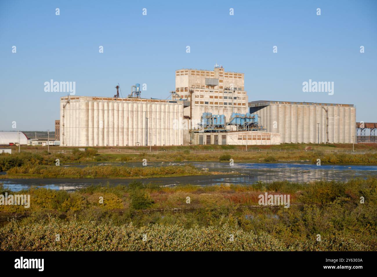 Grain Storage facilities of the Churchill Manitoba Port Stock Photo - Alamy
