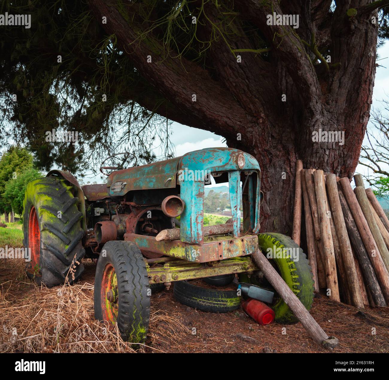 Rustedoldtractor hi-res stock photography and images - Alamy