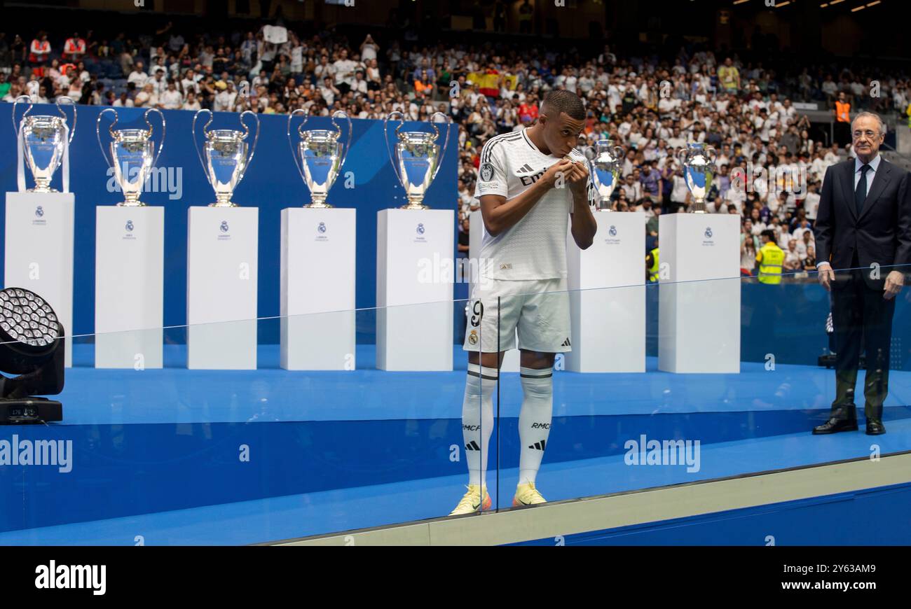 Mbappe 2024 presentation real madrid hi-res stock photography and ...