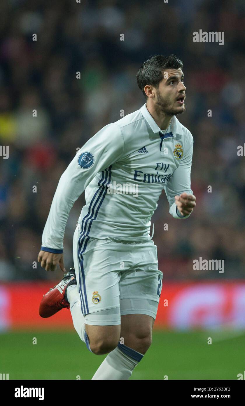 Real madrid champions league draw 2017 hi-res stock photography and images - Alamy