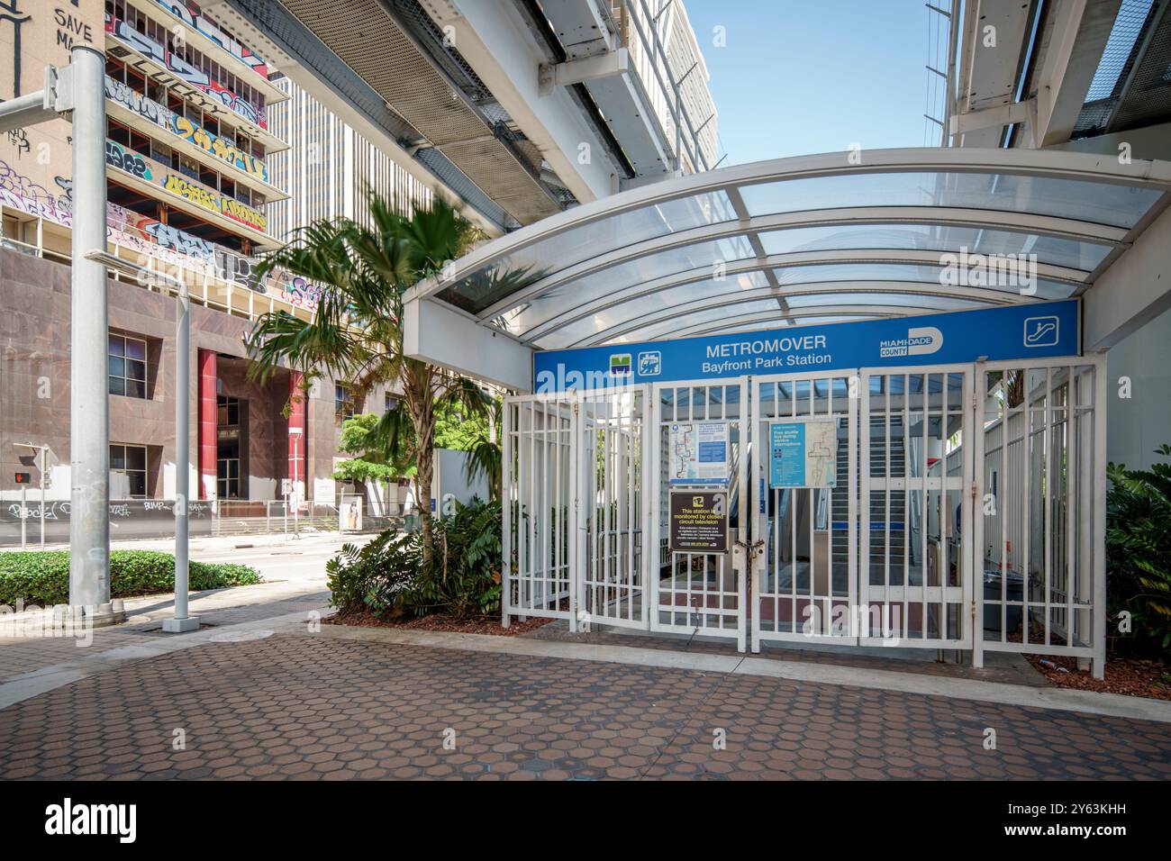 Miami, FL, USA - September 22, 2024: Miami Metromover Bayfront Park ...