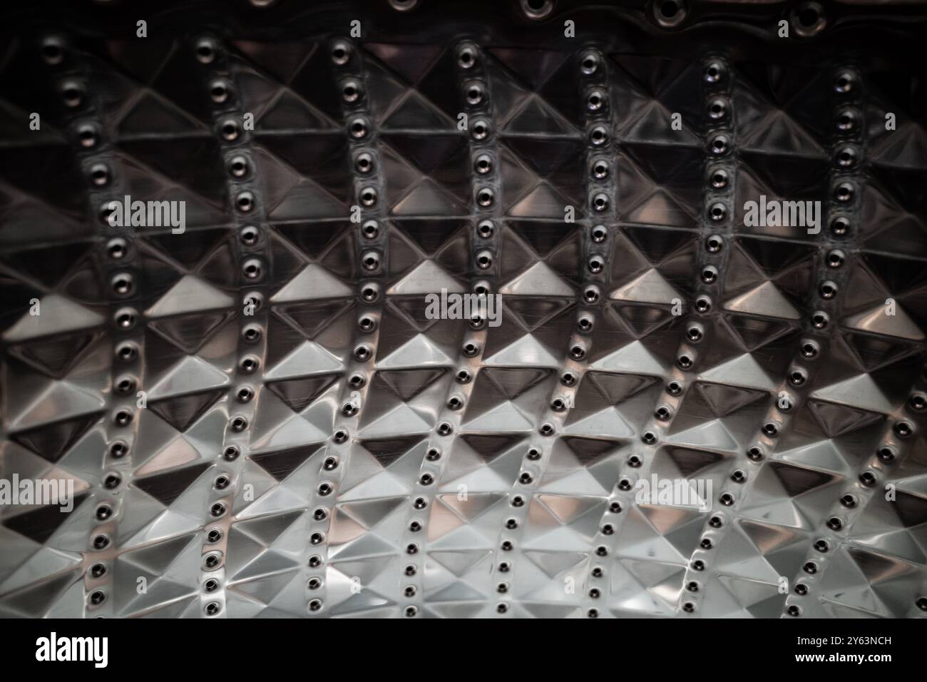 Steel wall pattern texture hi-res stock photography and images - Alamy