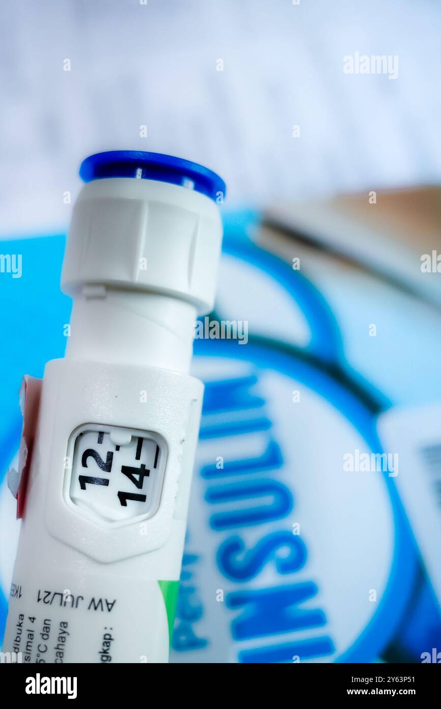 Insulin pen scale hi-res stock photography and images - Alamy