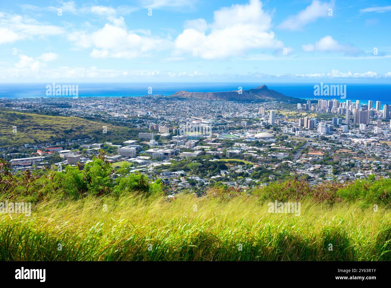 View of Honolulu, Diamond Head crater and Pacific Ocean from high ...