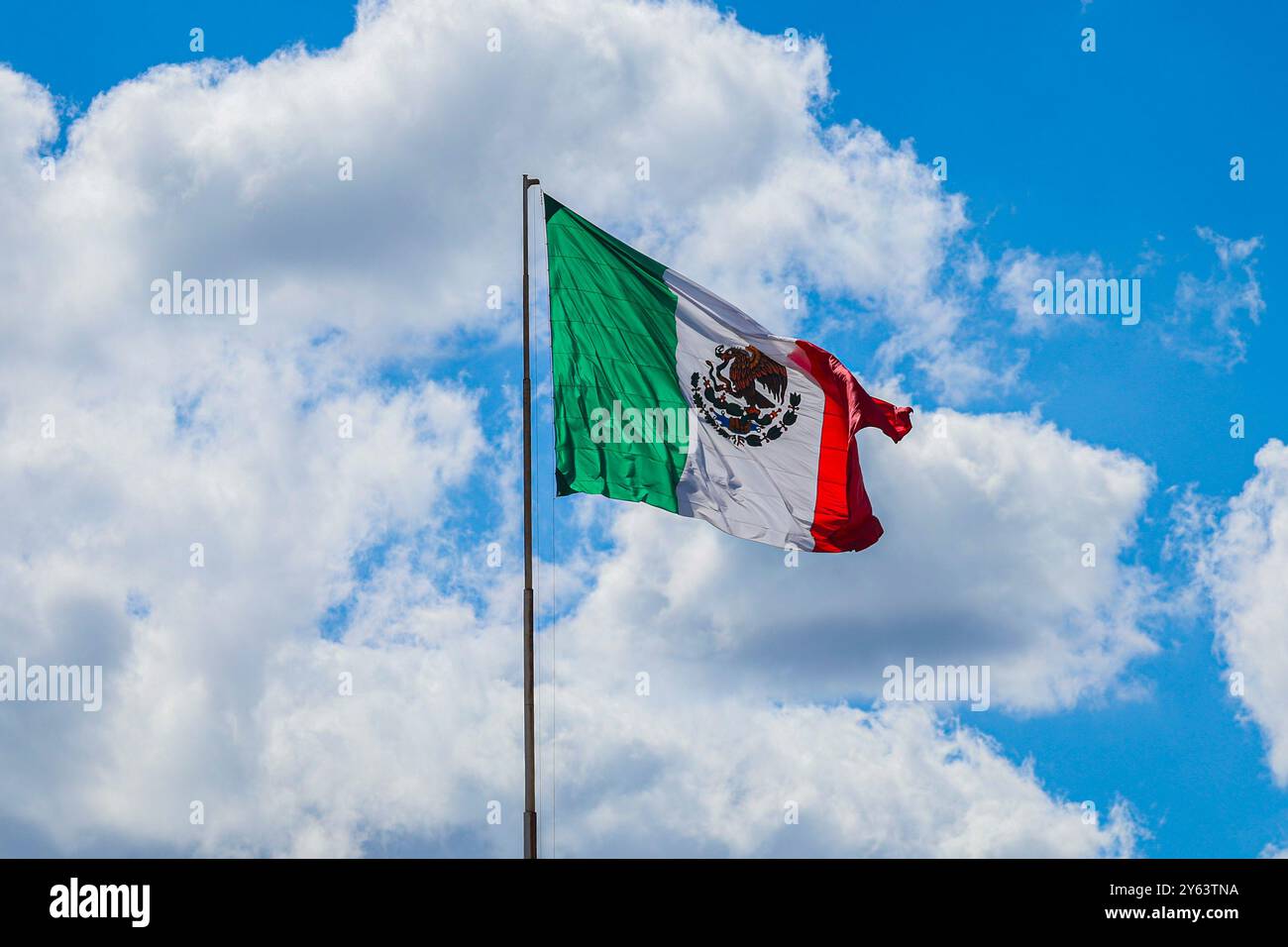Bandera Mexicana Ondeando Clipart Bandera De México Ondeando Con