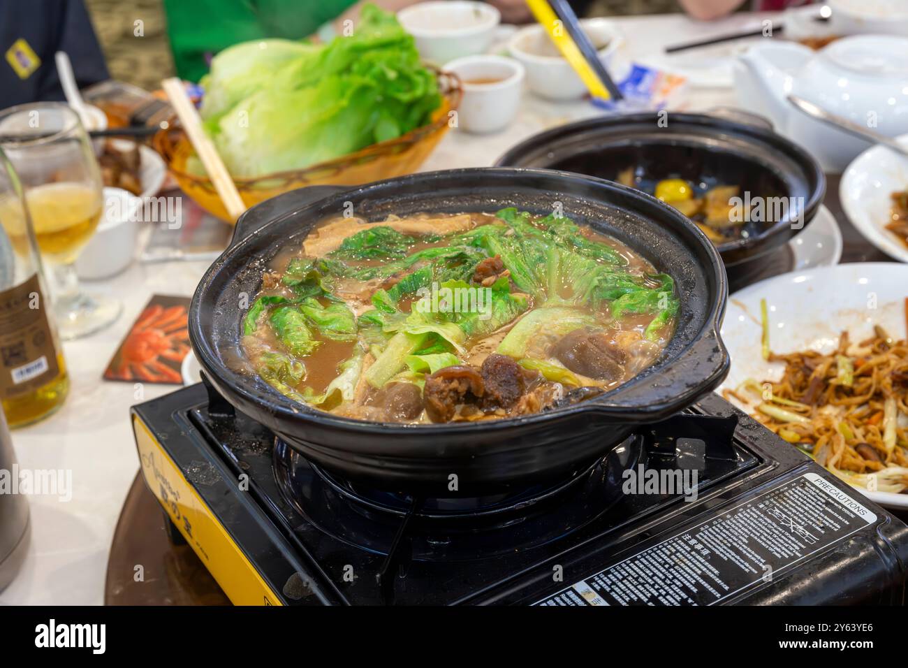 Chinese restaurant hot pot, Hong Kong, China Stock Photo - Alamy
