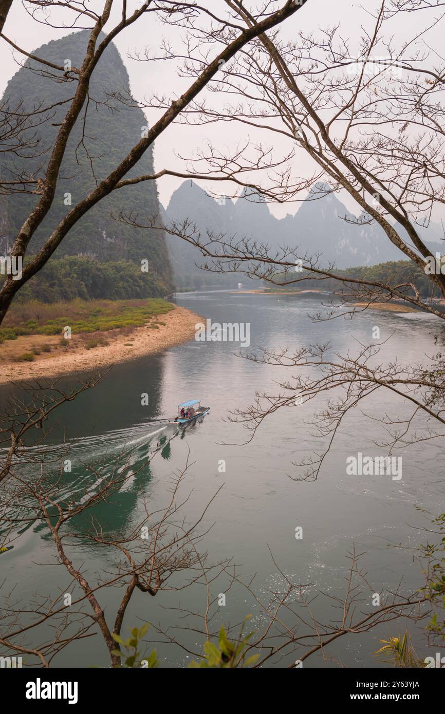 River bend and the limestone rocks around Xing Ping, Guilin, China ...
