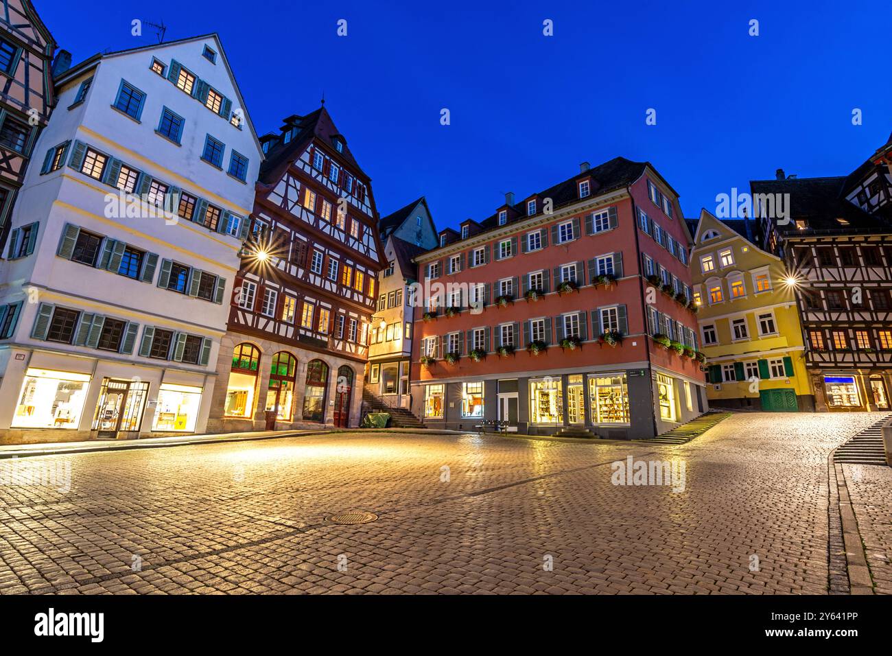Night shot of the market square and half-timbered buildings in the ...