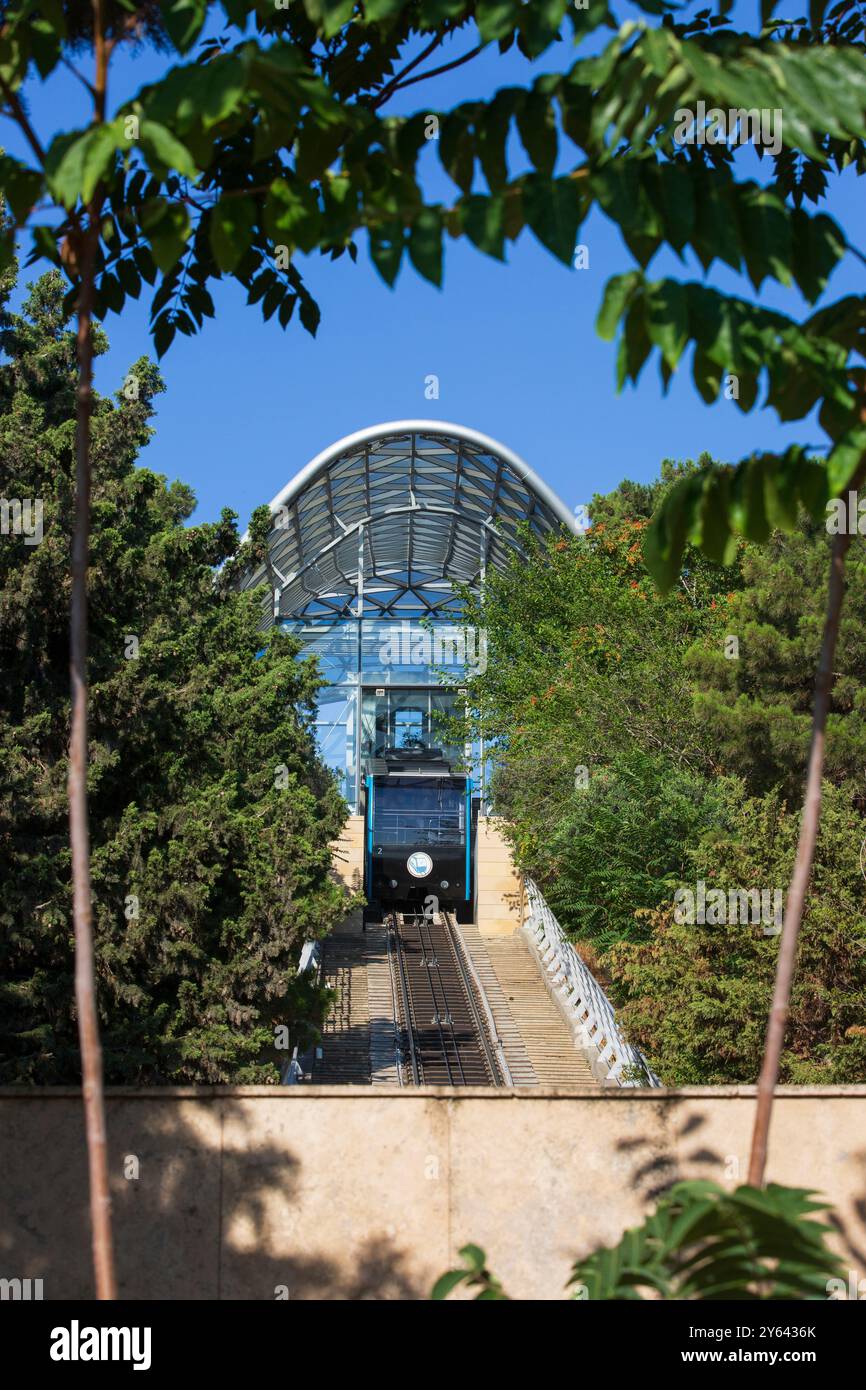 The Baku funicular (1960) at the Martyrs' Lane station in Baku ...