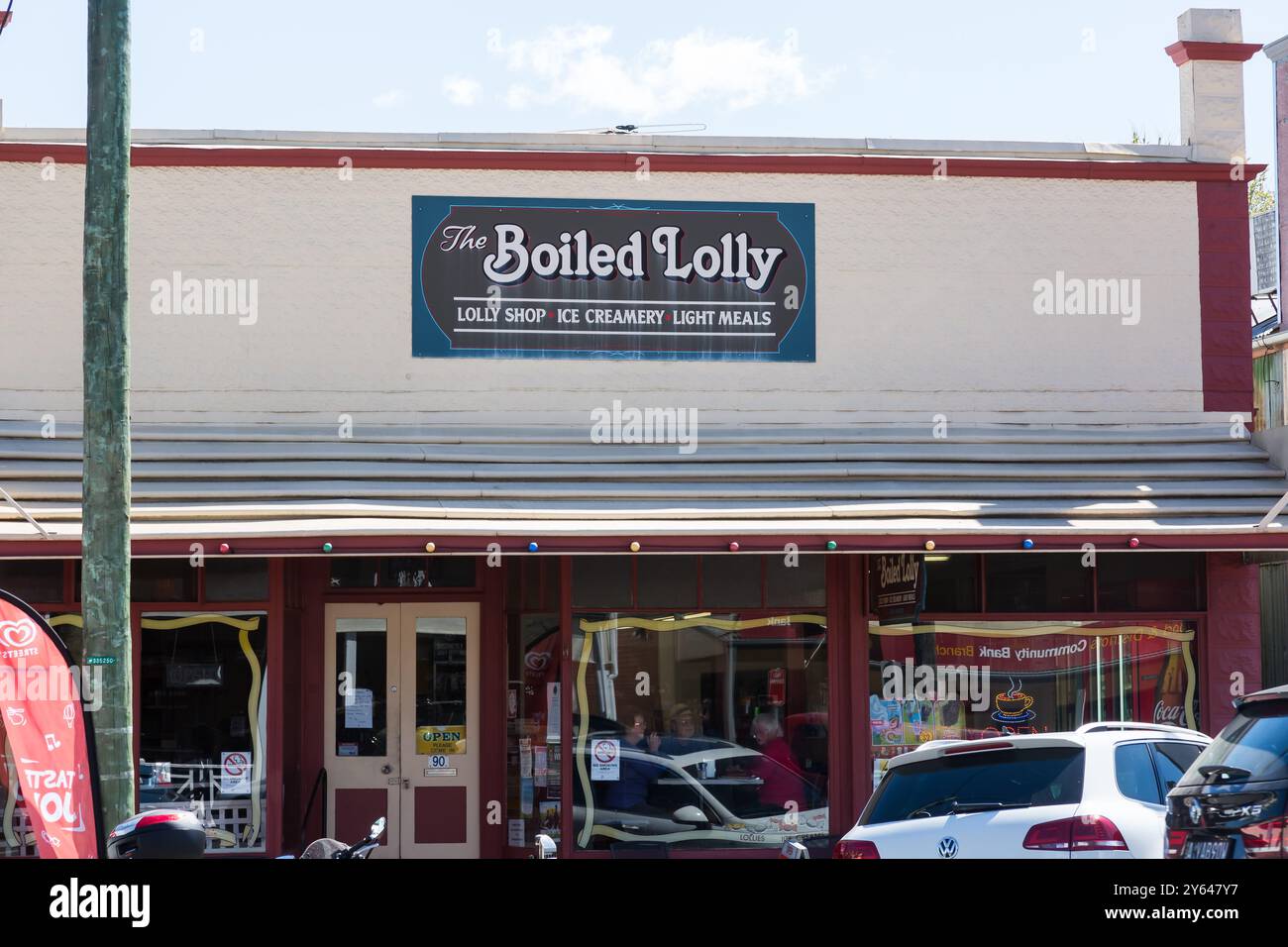 General photos of the main street in Braidwood, Wallace Street, showing ...